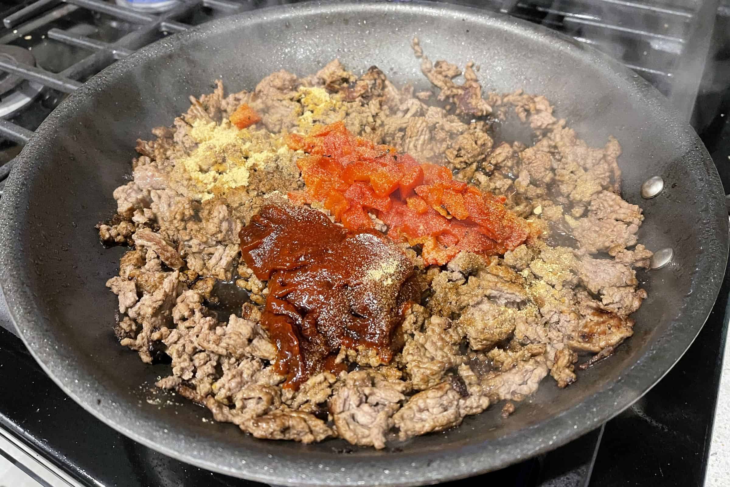 20-Minute Spicy Sesame Ground Beef and Quinoa Bowls