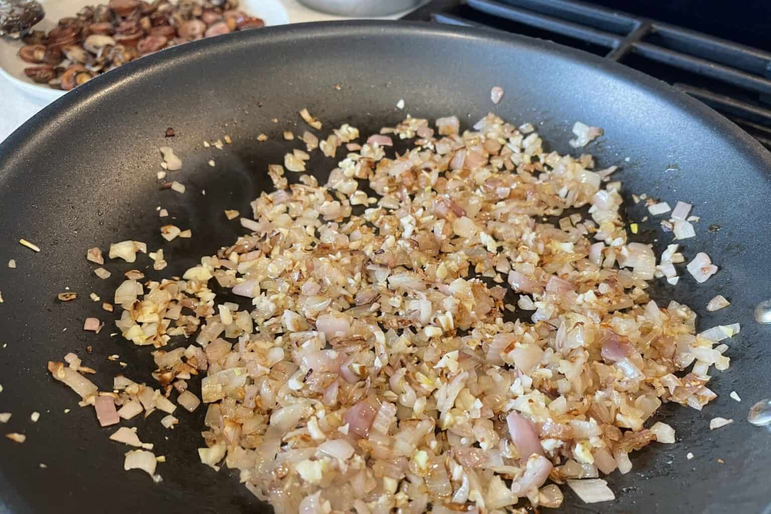 One-Pan Creamy Sausage and Mushroom Carba-Nada Pasta