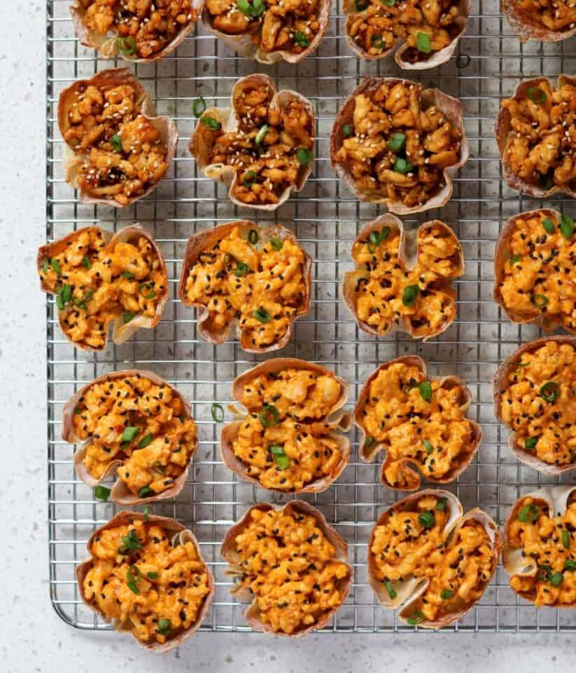 Bang Bang Chicken Wonton Cups - Kinda Healthy Recipes